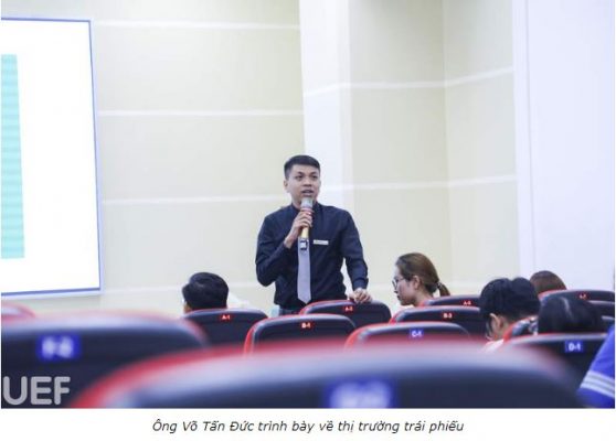 Sinh viên trường Đại học Kinh tế Tài chính (UEF) tìm hiểu về ngành nghề ...